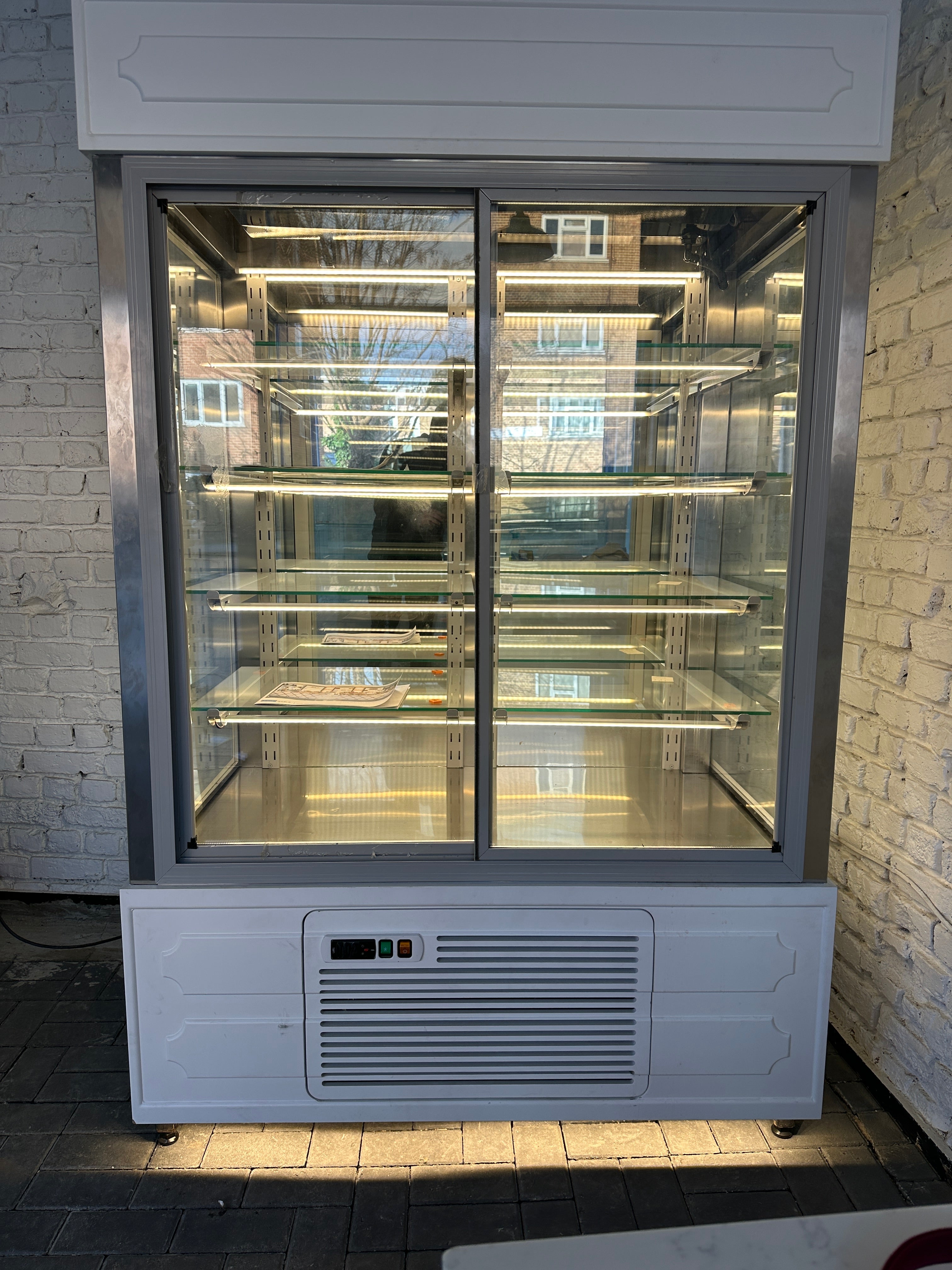 Upright Cake Display Fridge – Glass Front for Cakes & Desserts ...